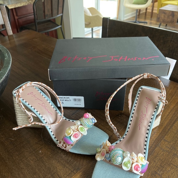 Betsey Johnson | Shoes | Betsy Johnson Sea Shell Heel | Poshmark